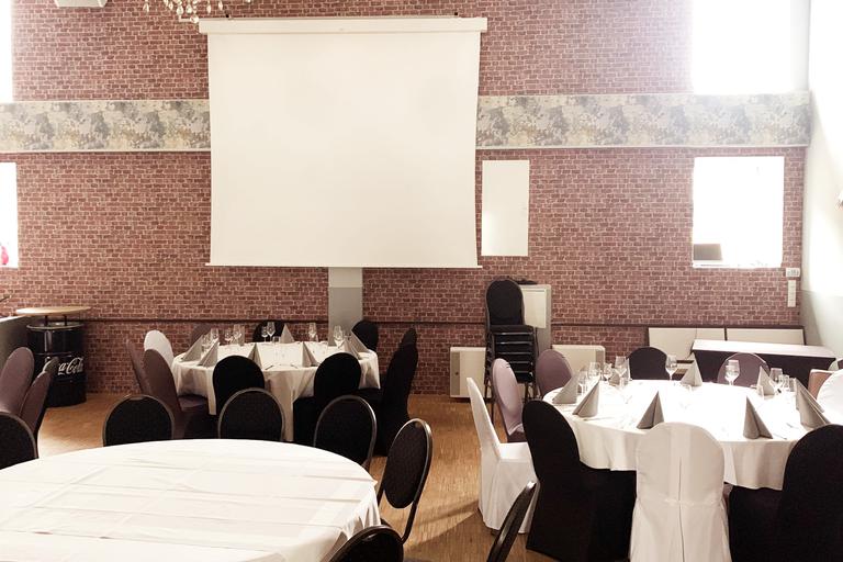 SofaConcerts venue | Chill with food