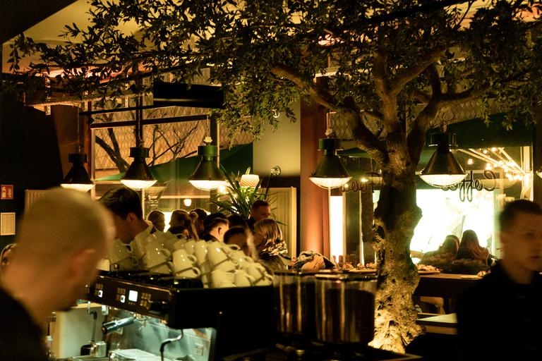 SofaConcerts venue | Sing & Wine