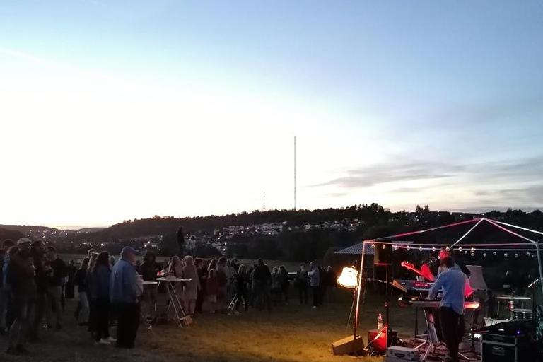 SofaConcerts venue | Wiese mit Enztalblick / Scheune