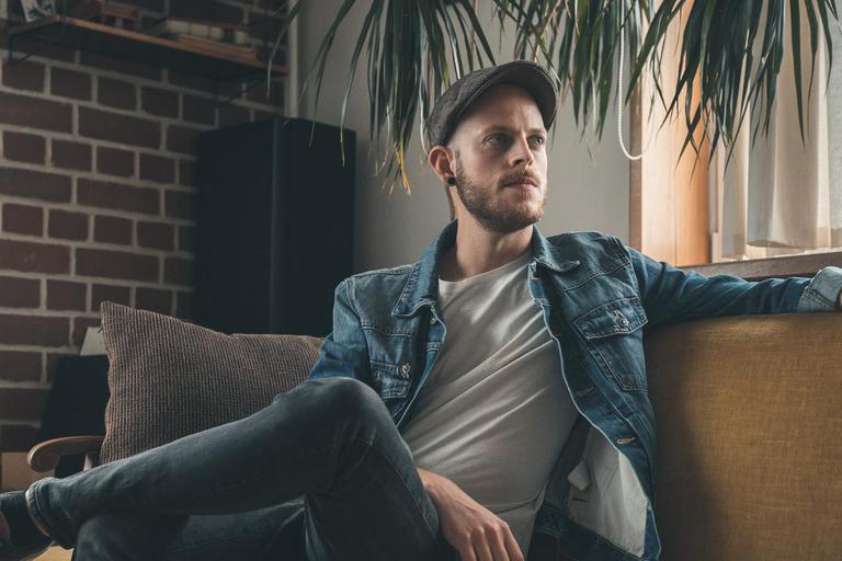 Book Phil Holstein & die guten Seelen for your event